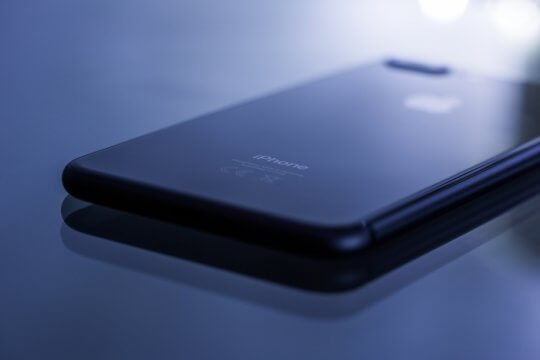 Apple is Locking iPhone Batteries at the Factory - Geek News Central